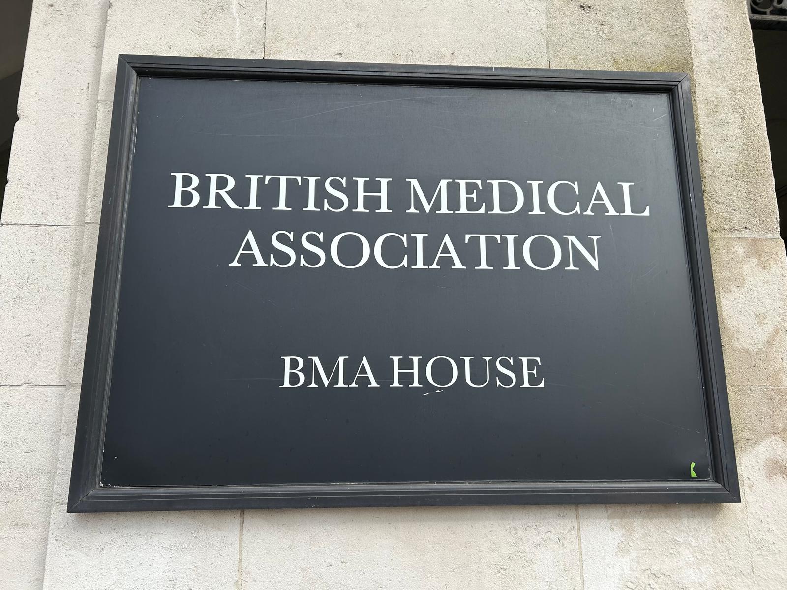 Hundreds of BMA staff vote to take strike action | GMB Union